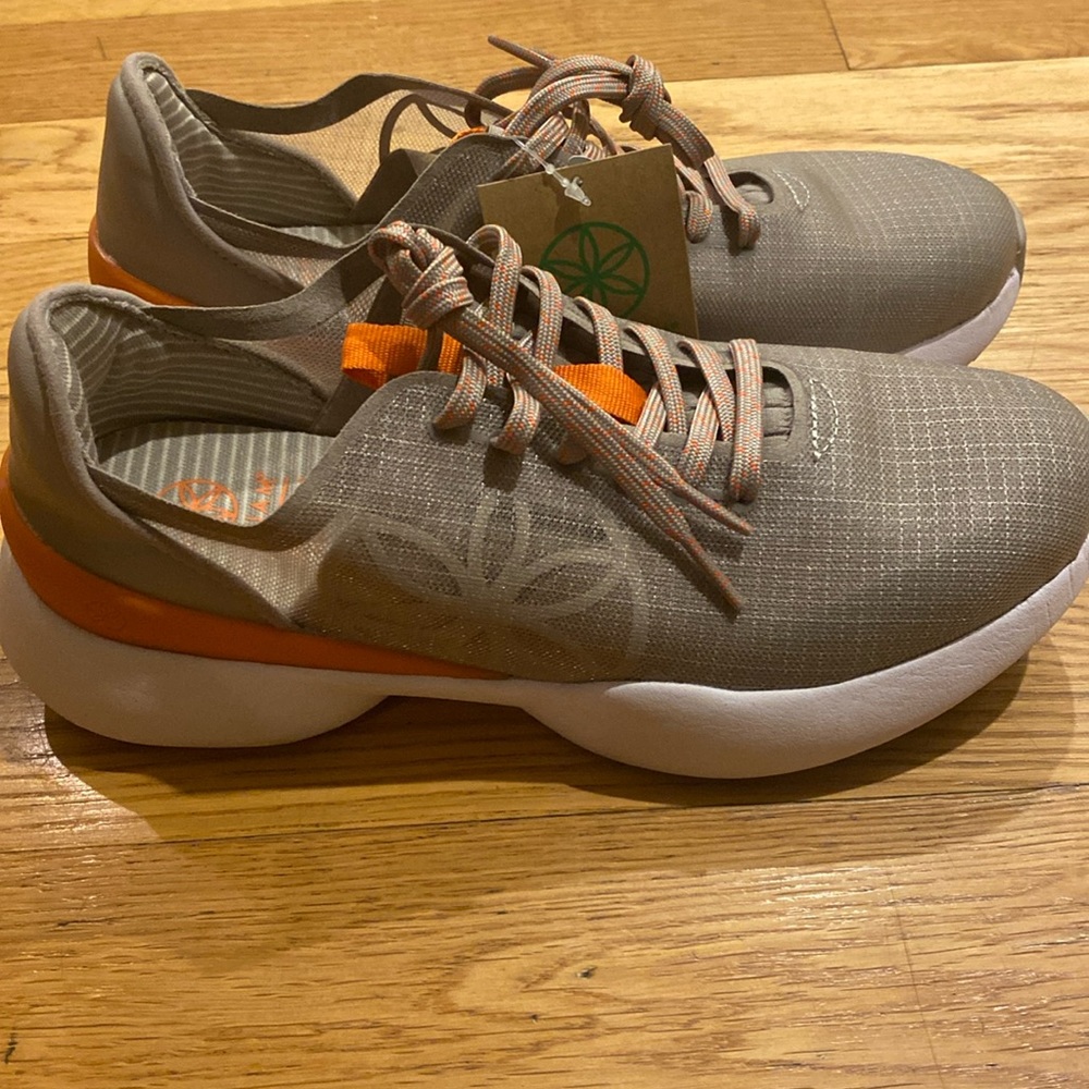 Brand New Gaiam Mindful Women's Walking Shoes With Br… - Gem